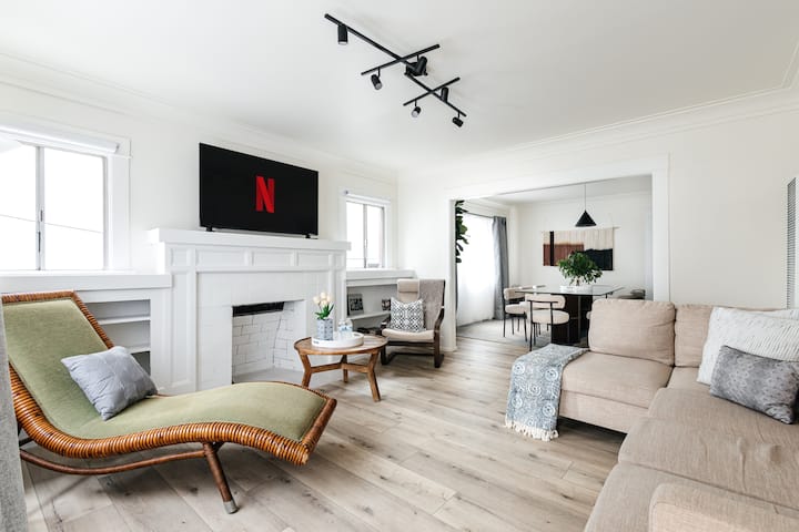 Cozy Weho 2br With Private Vibe - West Hollywood, CA