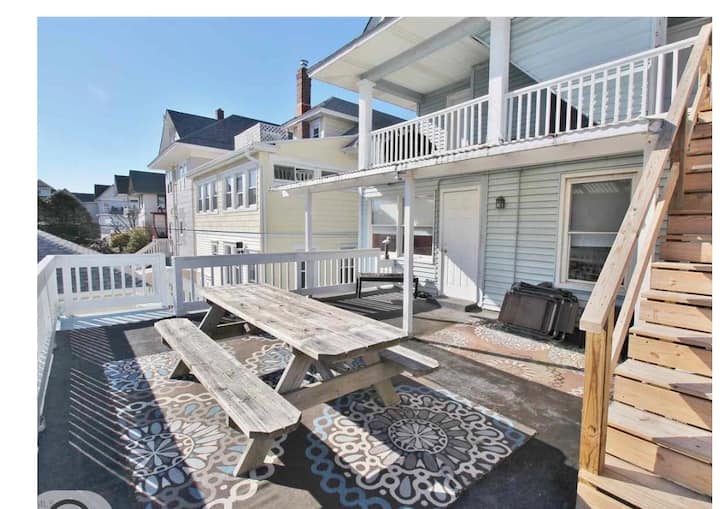 The Beach Awaits! Convenient Location! - Ocean City, NJ