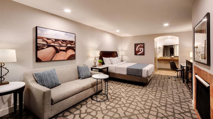 العنوان: غرفة فندقية في عدن – الشيخ عثمان، اليمن - Yemen