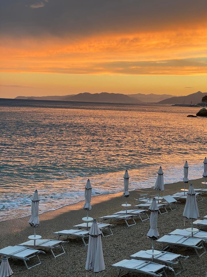 Alloggio A Due Passi Dal Mare Con Posto Auto - Finale Ligure