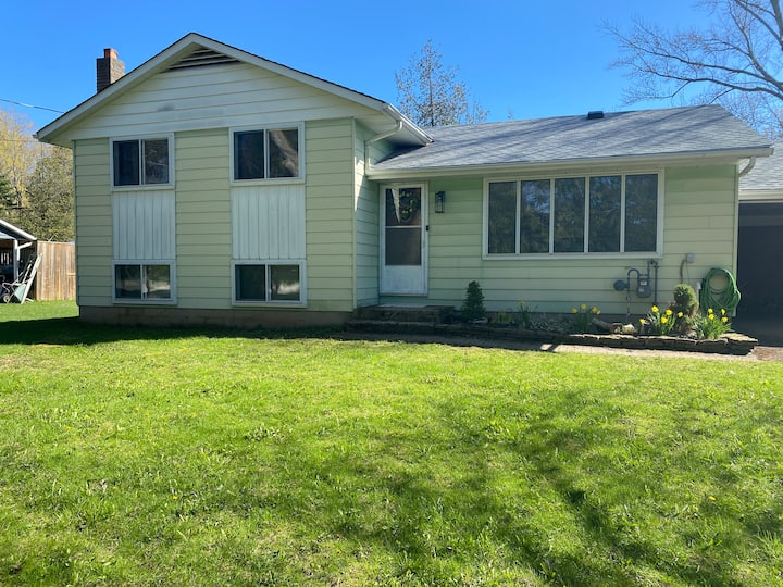 Relaxing 2-bed Country Home | Bruce Trail & Falls - Owen Sound