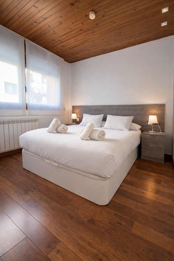 Amplio Apartamento Reformado Con Parquing 4 Pax - Puigcerdà