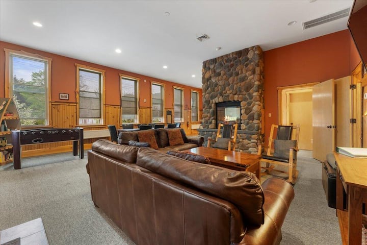 Elegant Apartment Rental For Up To 16 People! - Adirondack, NY