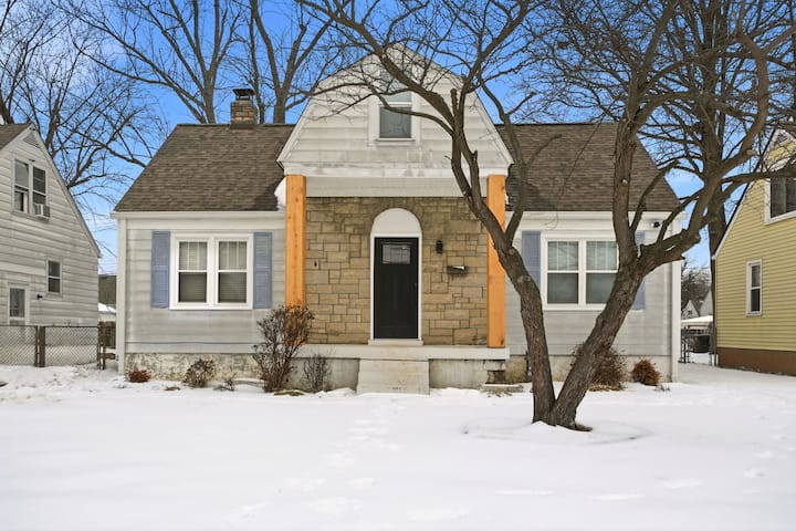 Louisville 4br Home Near Expo Center | Sleeps 12 - Louisville, KY