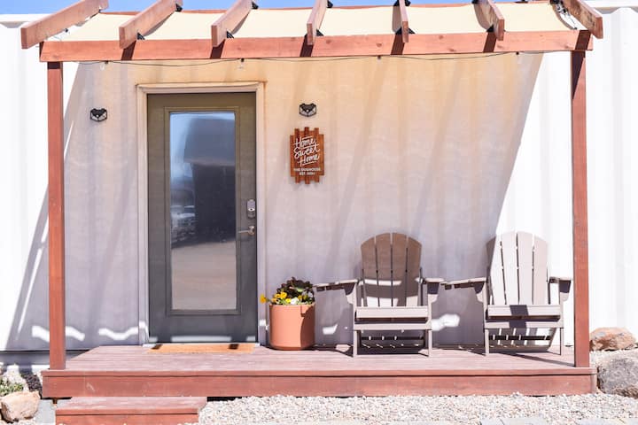 Cozy Container Studio + Horse Boarding - Cedar City, UT