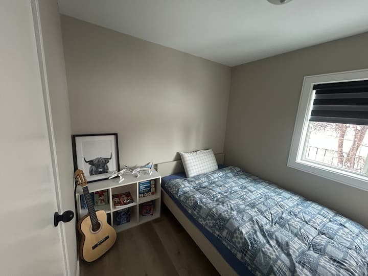 Freshly Renovated Home In Quiet Neighborhood. - Airdrie