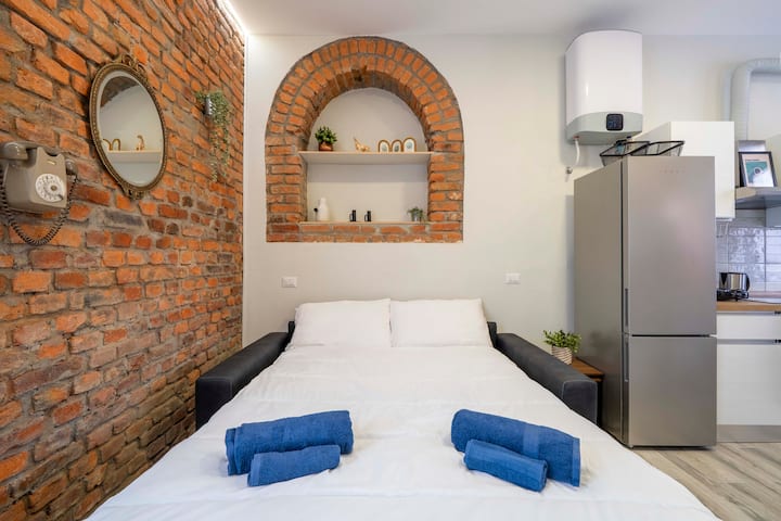 Milan 9 Minutes | Bright Suite With Wifi + A/c - Sesto San Giovanni