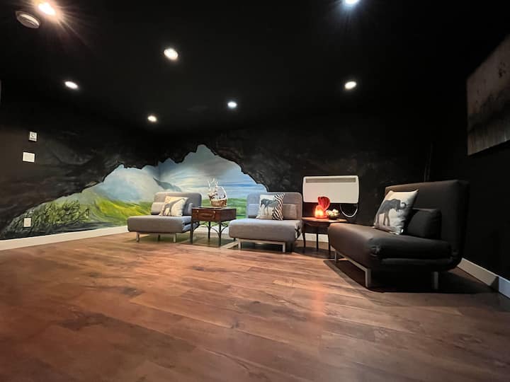 Mountain Retreat - Saanich