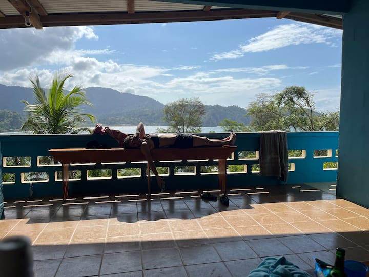 Cozy Vintage Beach House With Breathtaking View - トリニダード・トバゴ