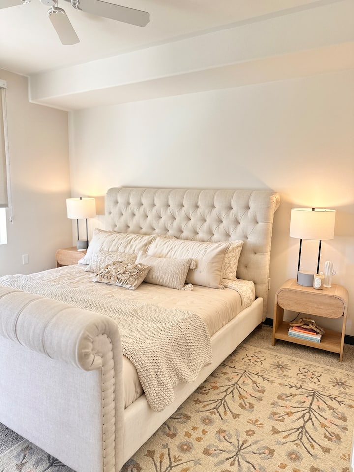 Luxury Retreat 2br In West Hollywood | Pool • Gym - West Hollywood, CA