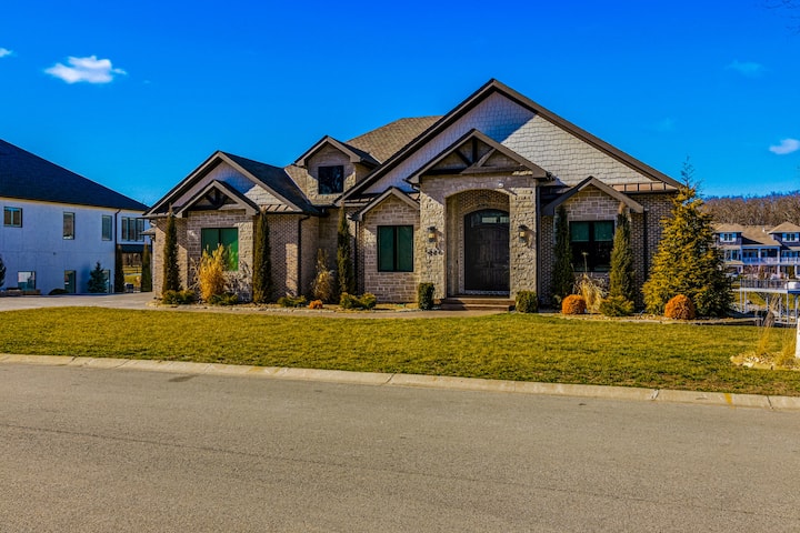 Fifa World Cup - Luxury Lakehouse - Pleasant Hill, MO