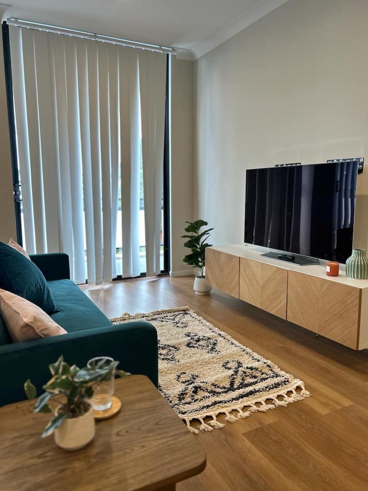 3 Bd Penthouse With Private Balcony In Penrith - シティ・オブ・ペンリス