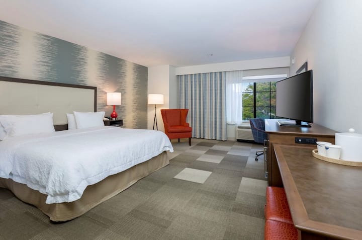 Stylish 2 Separate Units W/ Breakfast - Goleta, CA