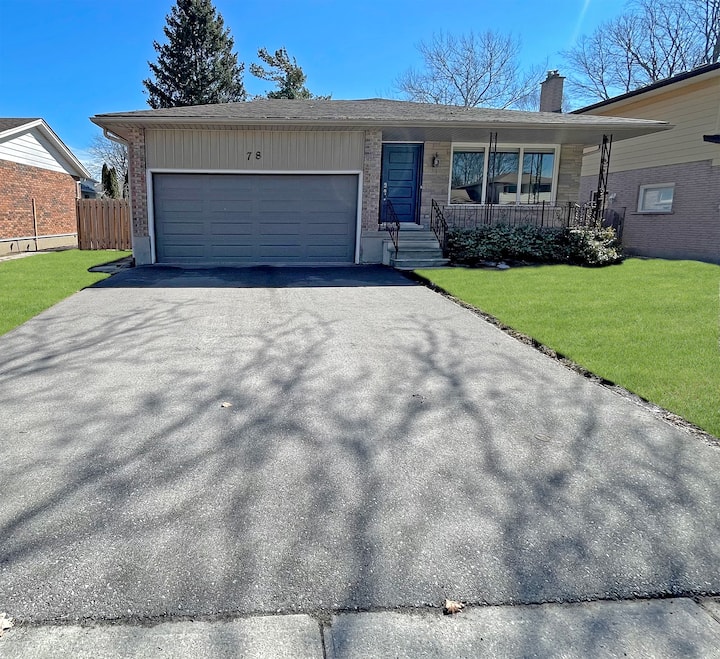 Private Guest Suite • Sleeps 7 • Walk To U Of G - Guelph