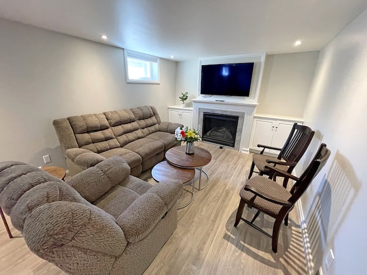 Private Suite, Patio & Yard. Walk To University. - Guelph