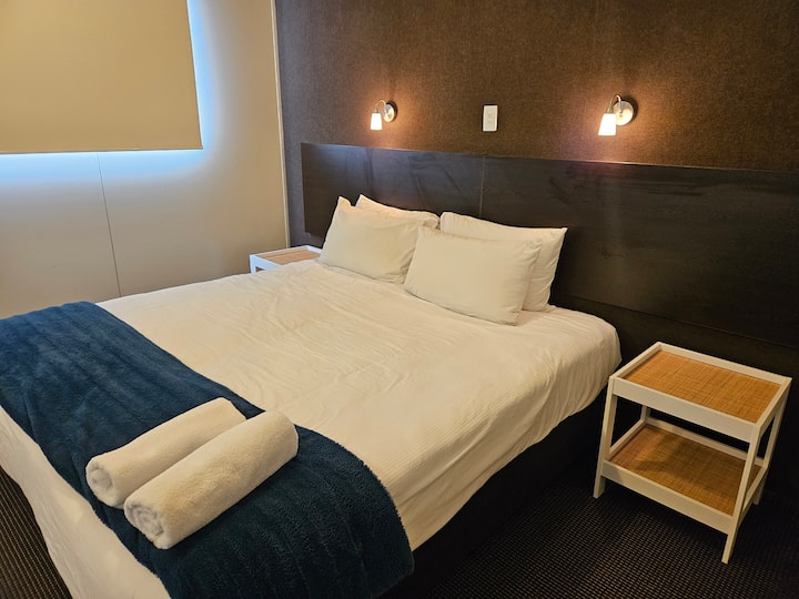 Cozy Riverside Cabin – Waikato River - Tuakau