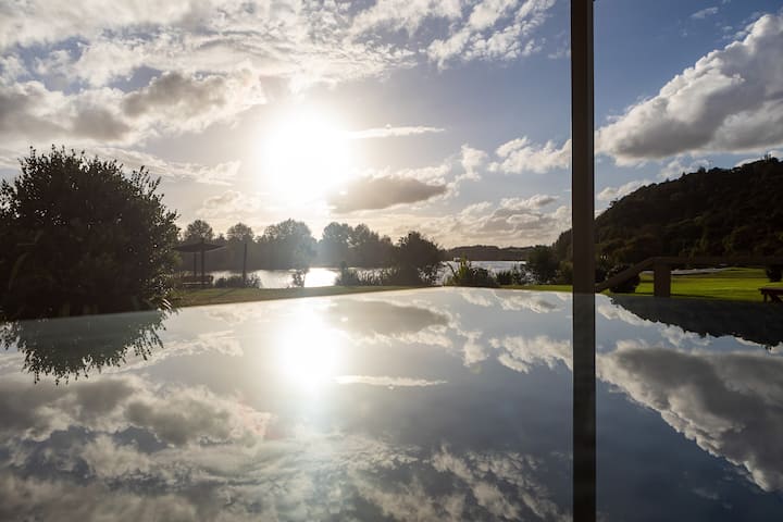 Cozy Riverside Cabin – Waikato River - Tuakau