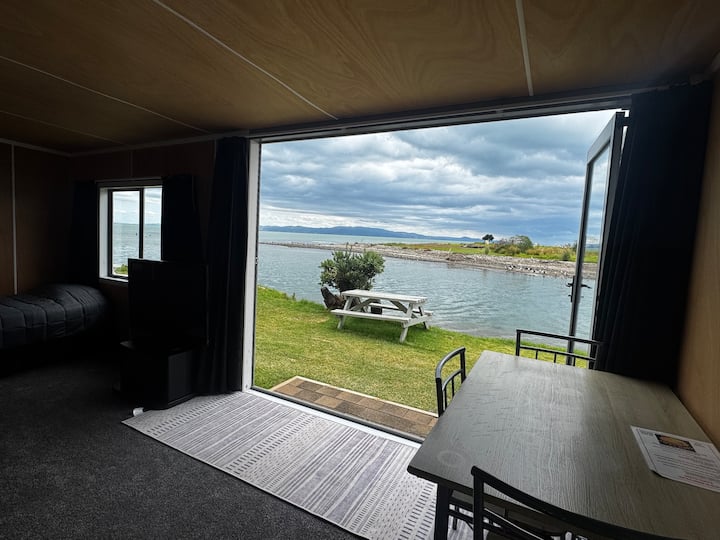 Riverfront Caravan And Cabin - Tapu