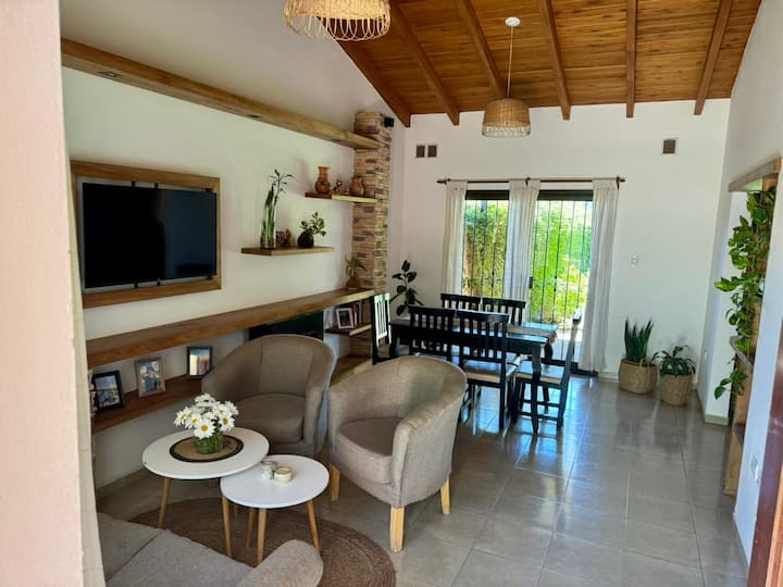 Casa Moderna Y Confortable En Colonia Caroya - Jesús María