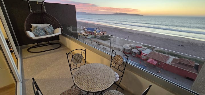 Primera Línea De Playa | Vista Al Mar + Piscina - La Serena