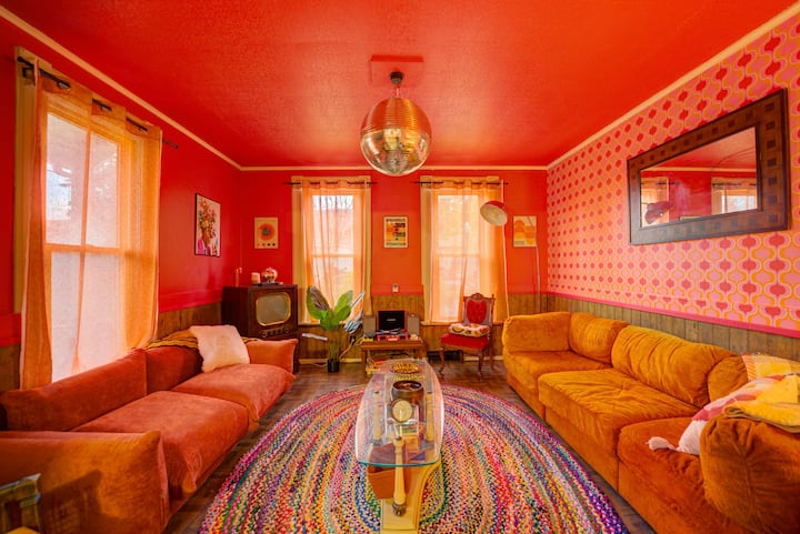 4 Br Home 5 Mins To Cedar Point, Retro 1970s! - Sandusky, OH