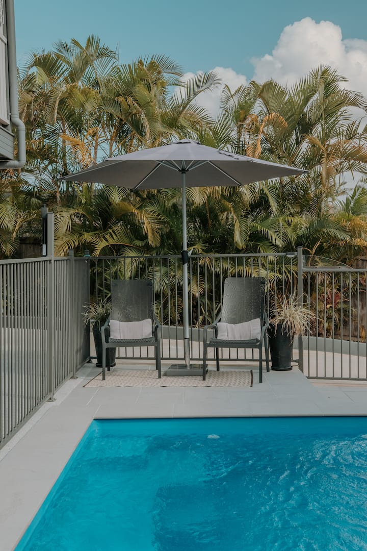 2 Pear Court 
Pool House Retreat - Sunshine Coast