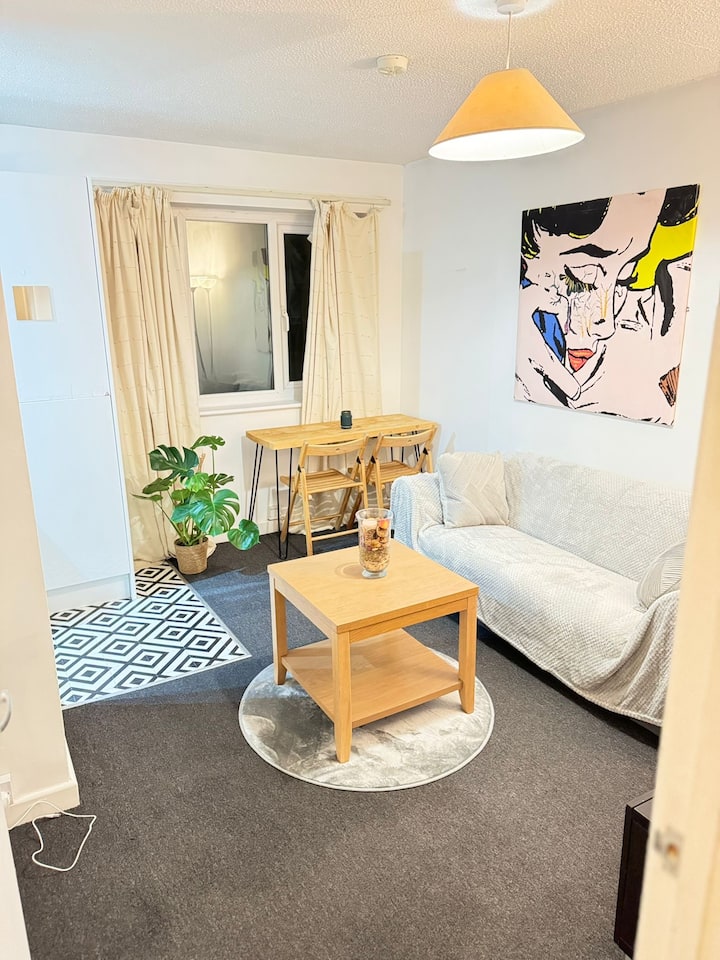 Home In Cheltenham - Cheltenham