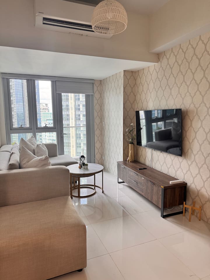 Luxury 2br Condo In Bgc High Floor• Elegant Design - Philippines
