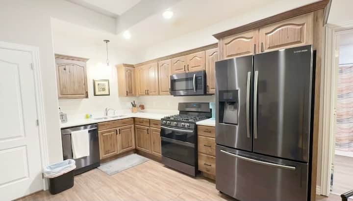 Lower-level Garden Suite 3br, 4ba - Cedar City, UT
