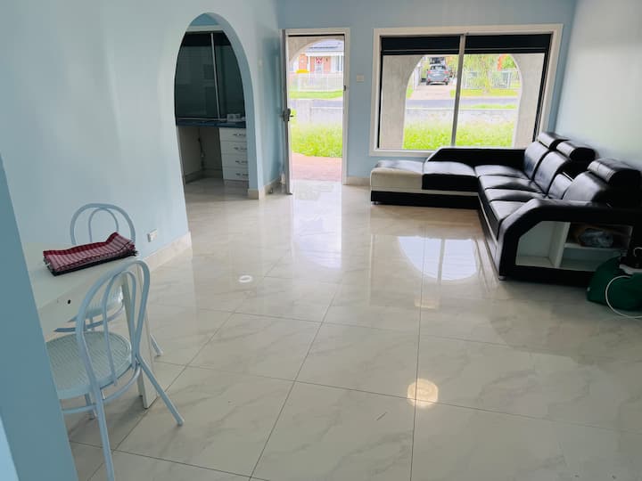 # Quiet 3br Home • Walk To Ingleburn Station# - Saint Andrews