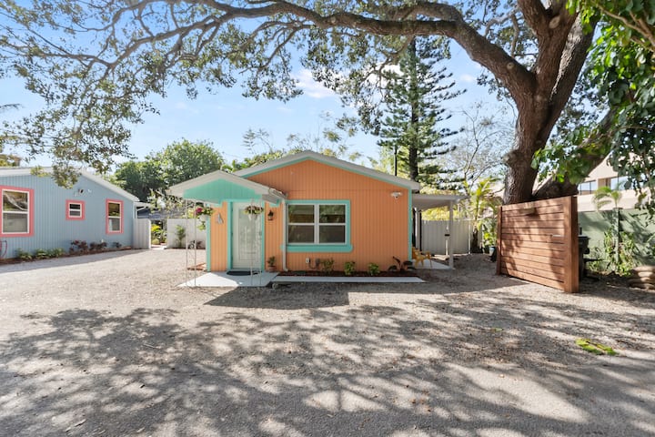 Cozy Cottage Close To The Beach, Jupiter & Wpb! - Palm Beach Gardens, FL