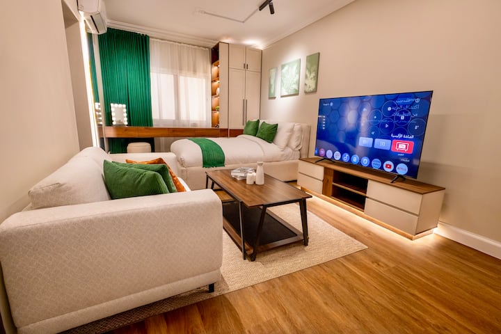 Stylish Studio | 65” Tv | Daily Clean | Self Entry - Riyadh