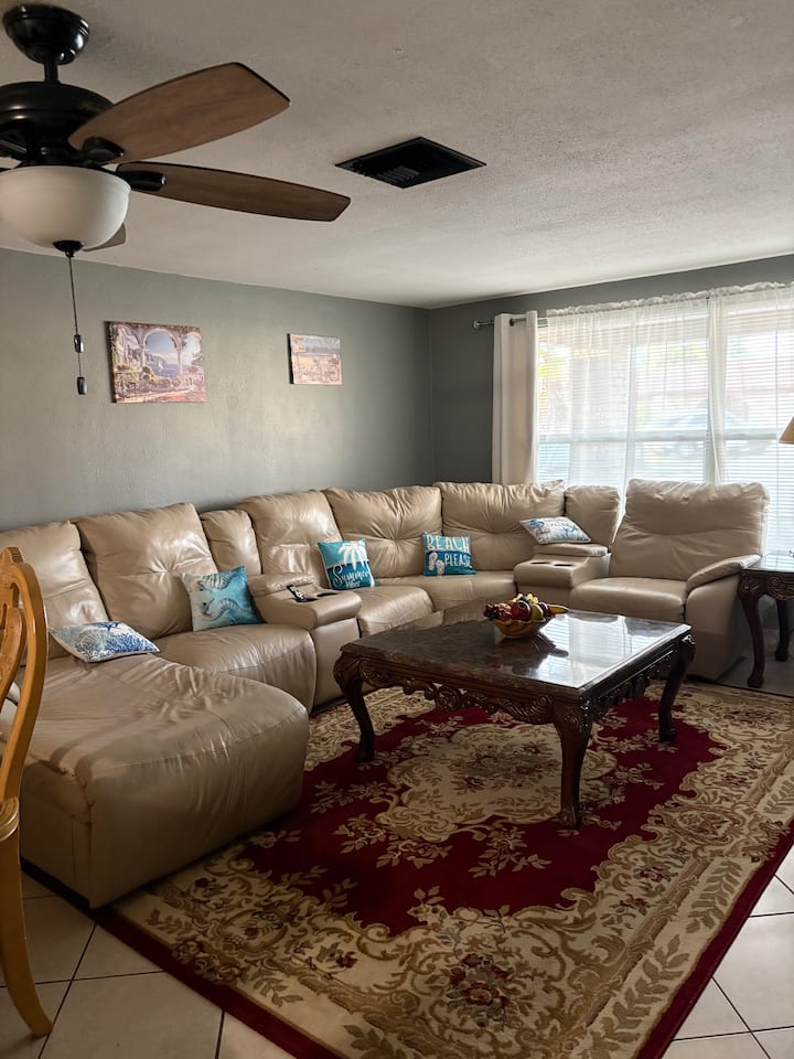 Private Heated Pool Oasis In Holiday Fl - Holiday, FL