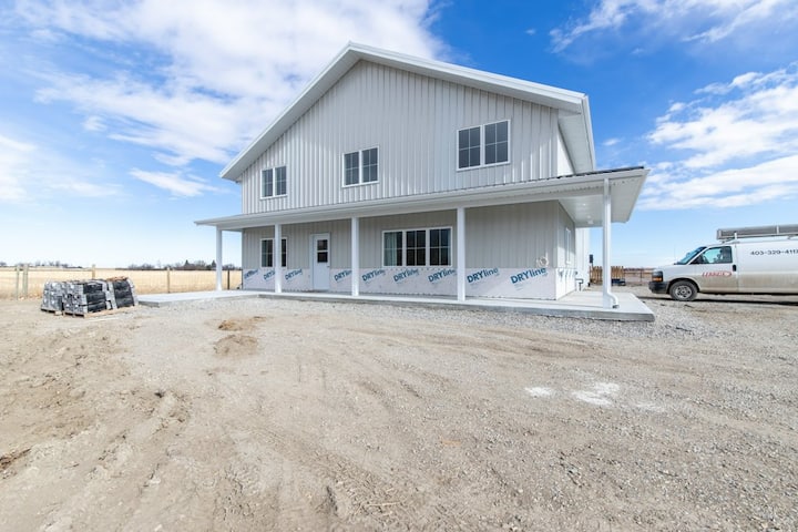 Spruce And Stone Guesthouse - Fort Macleod