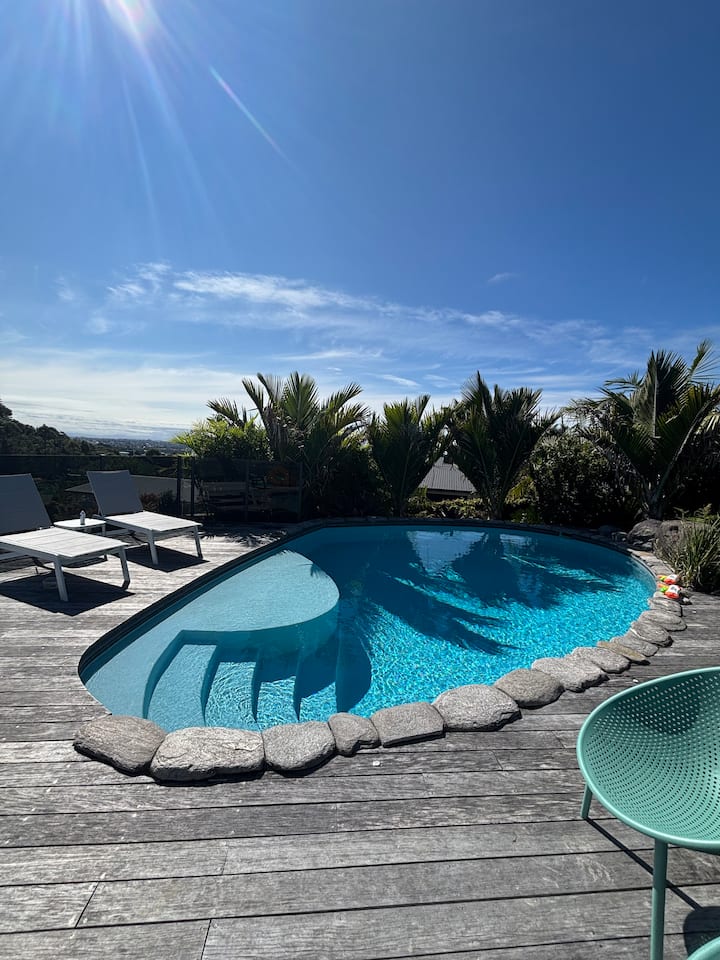 Stunning Tauranga Retreat! Pool + Incredible Views - Tauranga