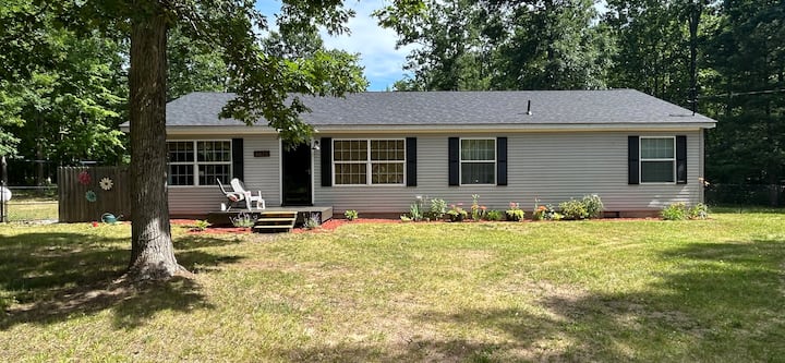Safe Haven Home In Interlochen - Interlochen, MI