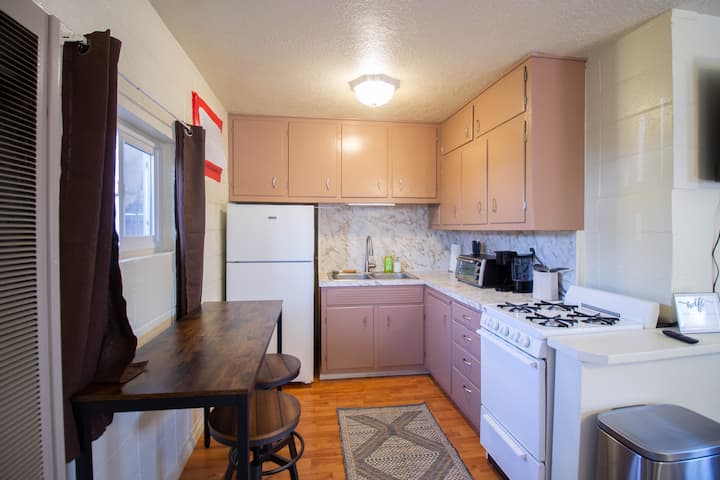 Studio, Convenient Location - Farmington, NM