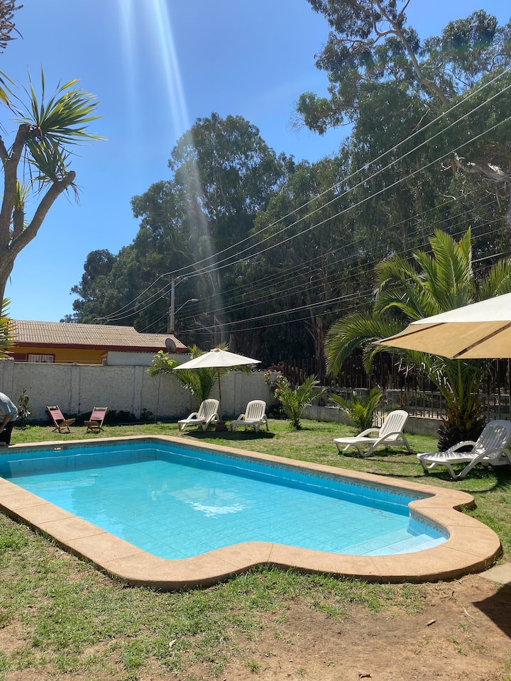 Casa De Playa Amplia Con Piscina Para Descansar - Algarrobo