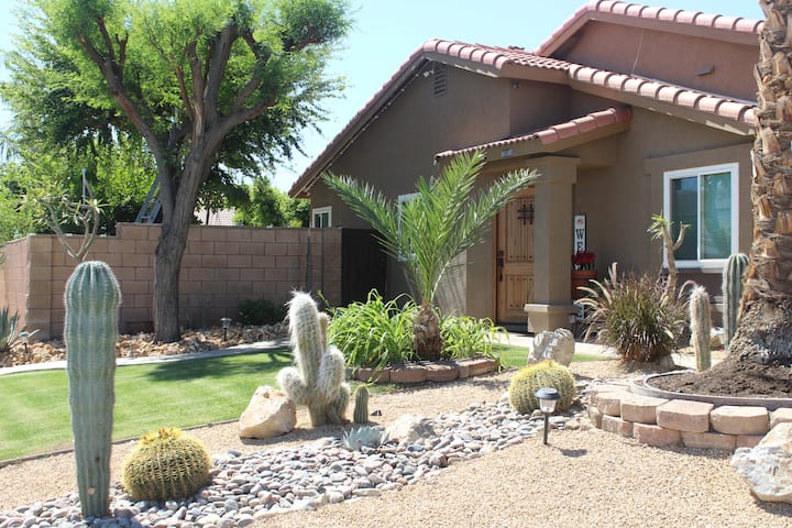 Desert Gateaway - インディオ, CA
