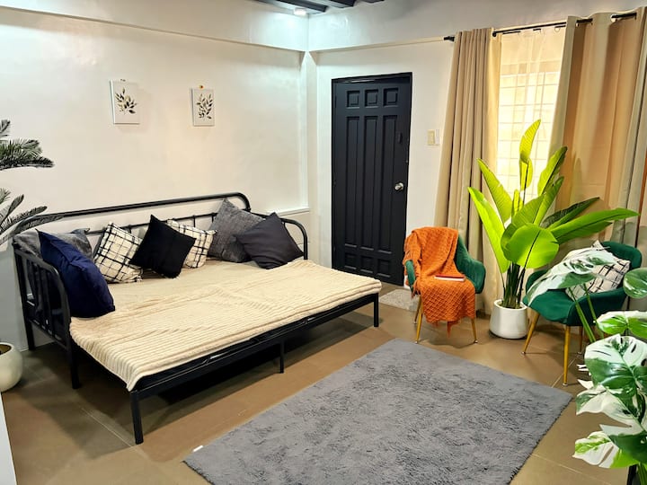 Cozy Ed Staycation (Netflix & Free Parking) - Angono