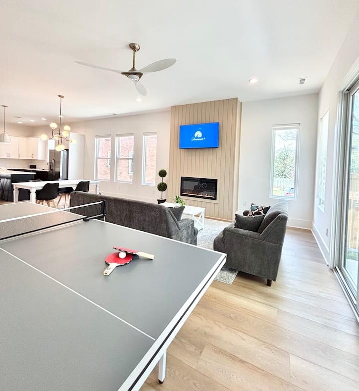 Luxury Charlotte Home In Uptown • Ping Pong • - Charlotte, NC