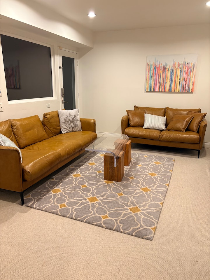 Garden Suite In North Vancouver - North Vancouver