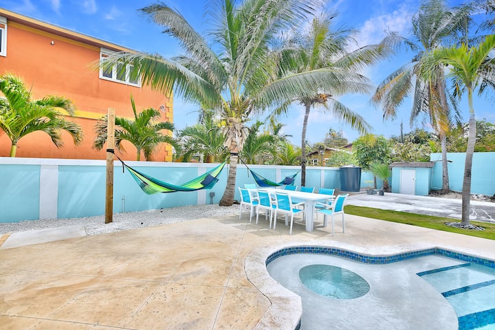 Spacious 2br Condo Steps From Beach | Near Bahamar - Nassau