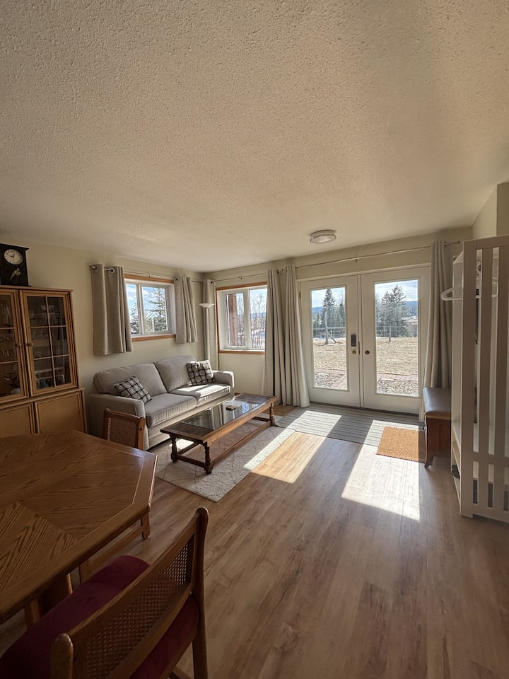Suite In Bearberry - Alberta