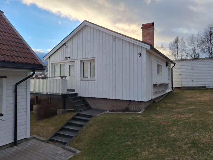 Mysig Stuga På Gårdstomt - Östersund