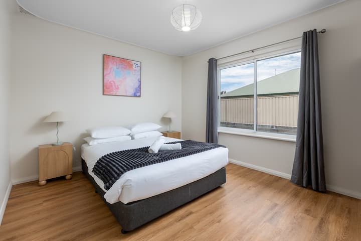 Modern Beach Stay | Great Location - Bunbury