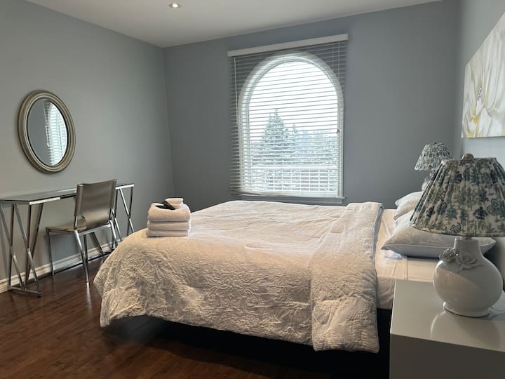 Queensvilla Bed And Breakfast Victoria Villa - Moncton