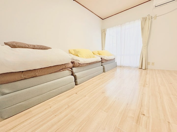 「京成成田駅5分｜空港アクセス抜群｜4名ok｜洗濯機付｜深夜飲食充実」101号室 - Narita