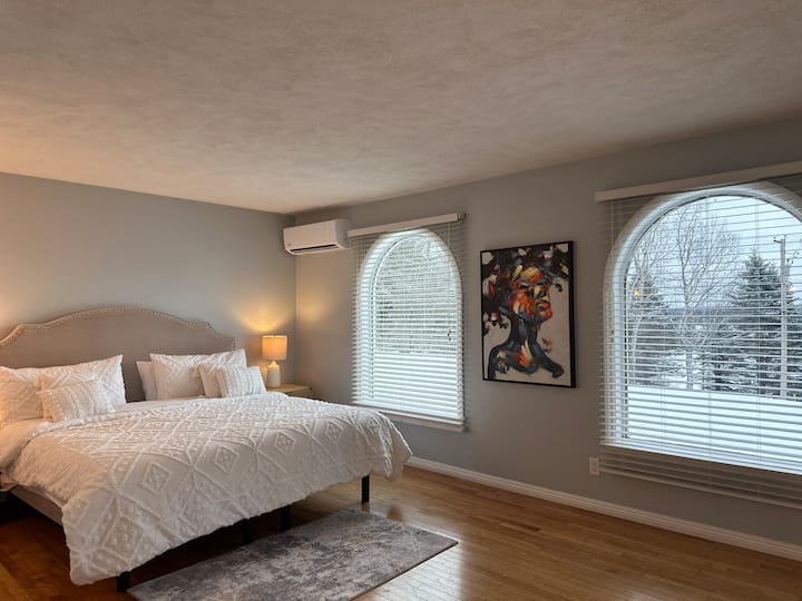 Queensvilla Bed And Breakfast Elizabeth Villa - Moncton