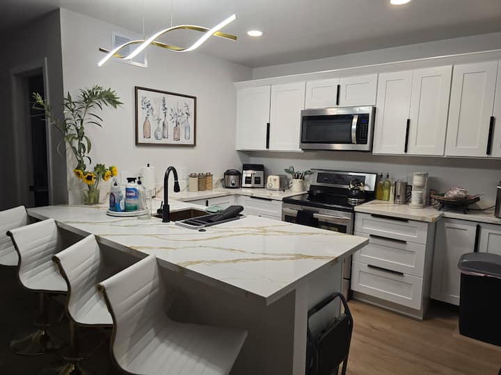 Fountain Hills Gem | Pool | Balcony | Mountain Vew - Fountain Hills, AZ